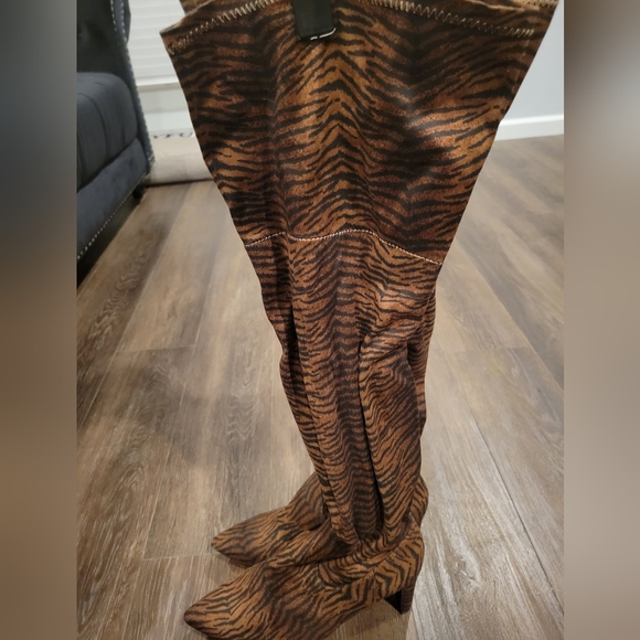 Fashion to Figure | Shoes | Fashion To Figure 2w Leopard Print Otk ...